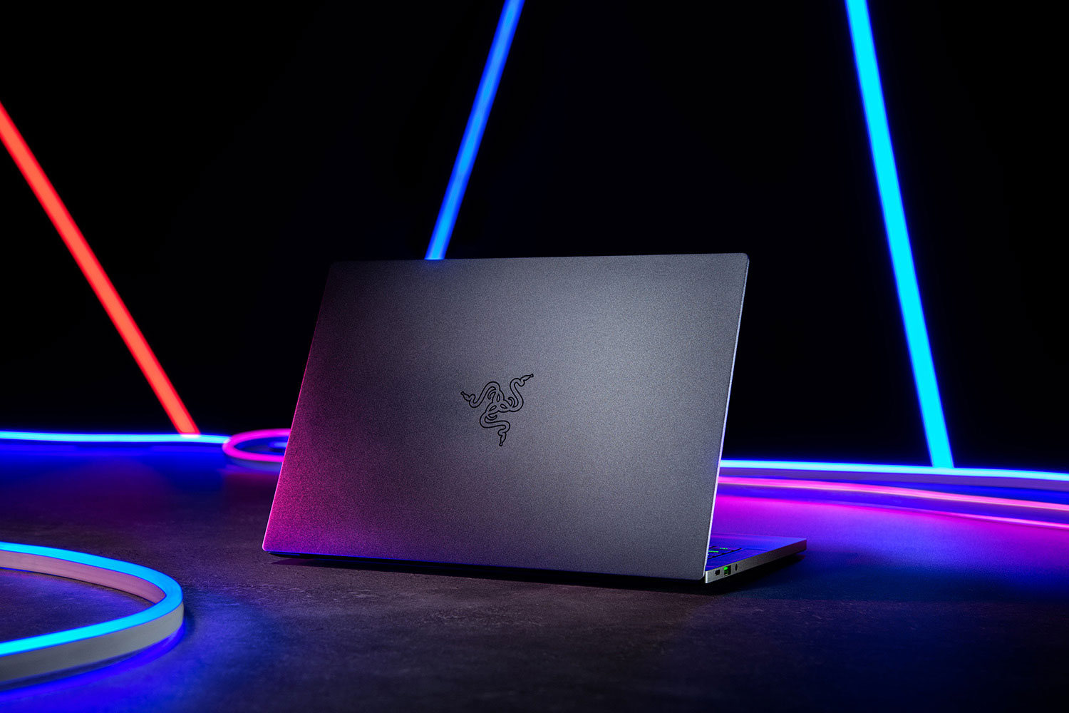 Razer redefine lo ultraportátil con el nuevo Razer Blade Stealth