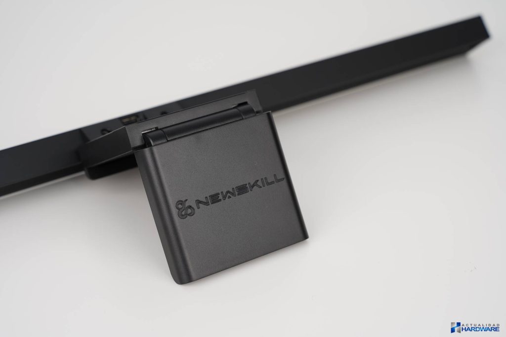 REVIEW: NEWSKILL MYTHOS USB SCREEN LIGHT